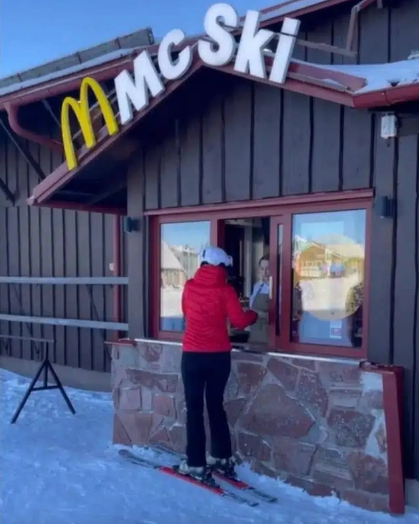 McSki : le seul McDonald’s au monde où l’on skie pour aller manger – La ...
