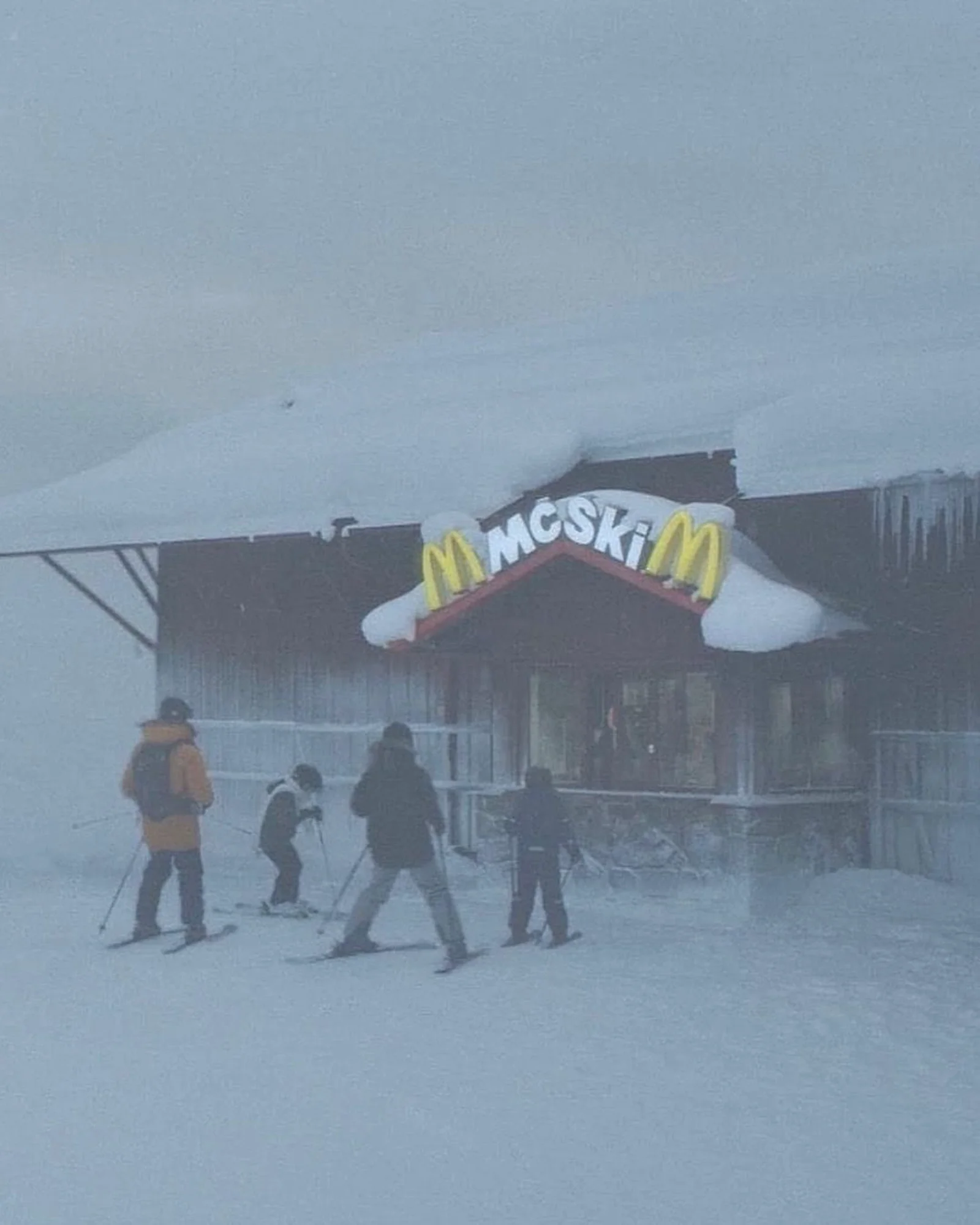 McSki : le seul McDonald’s au monde où l’on skie pour aller manger – La ...
